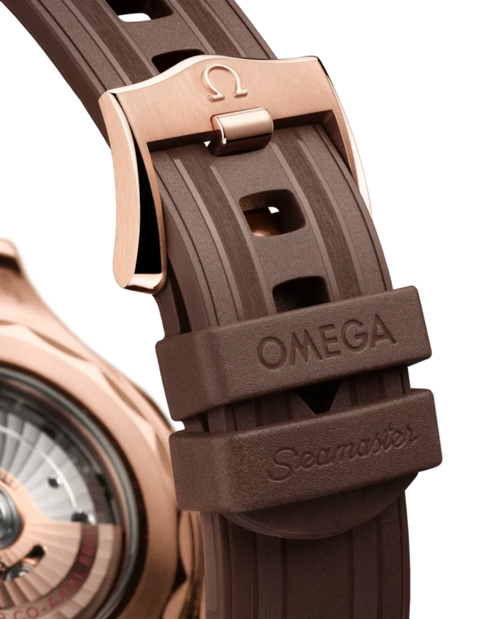 Omega Seamaster 42 mm, Sedna gold on rubber strap - Terrifant Merchandise